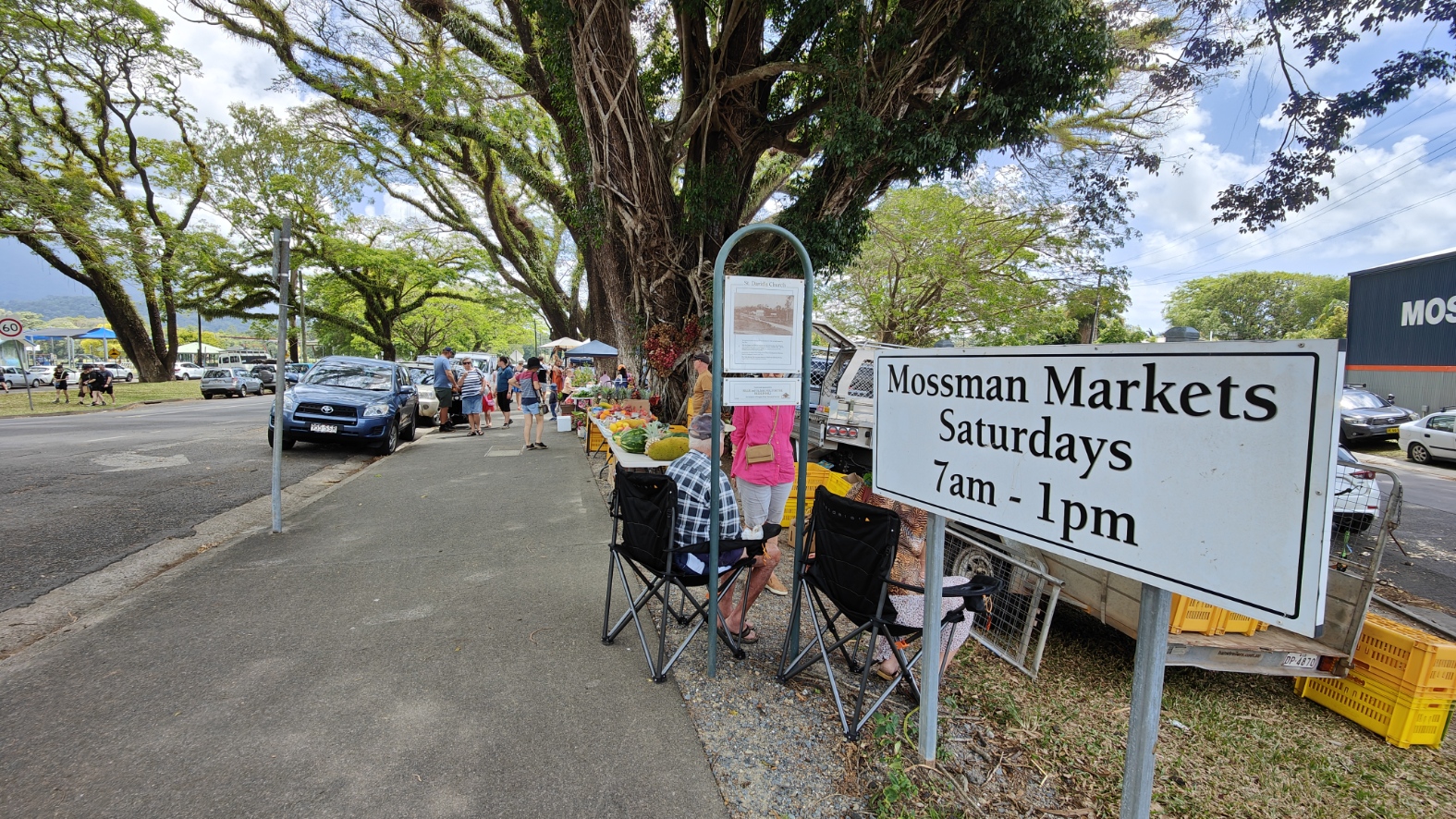 Mossman Markets: A Slice of Tropical Paradise – FNQ & the Cassowary Coast